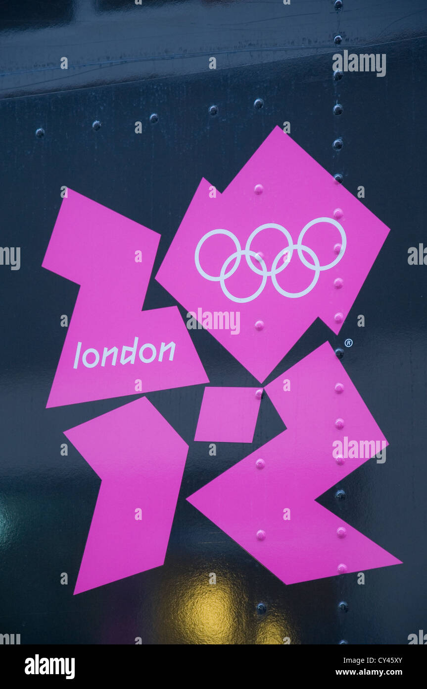 Olympic rings logo graphic hi-res stock photography and images - Alamy