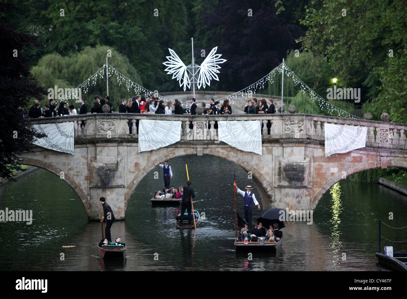 CAMBRIDGE UNIVERSITY STUDENTS AFTER THE TRINITY MAY BALL Stock Photo ...
