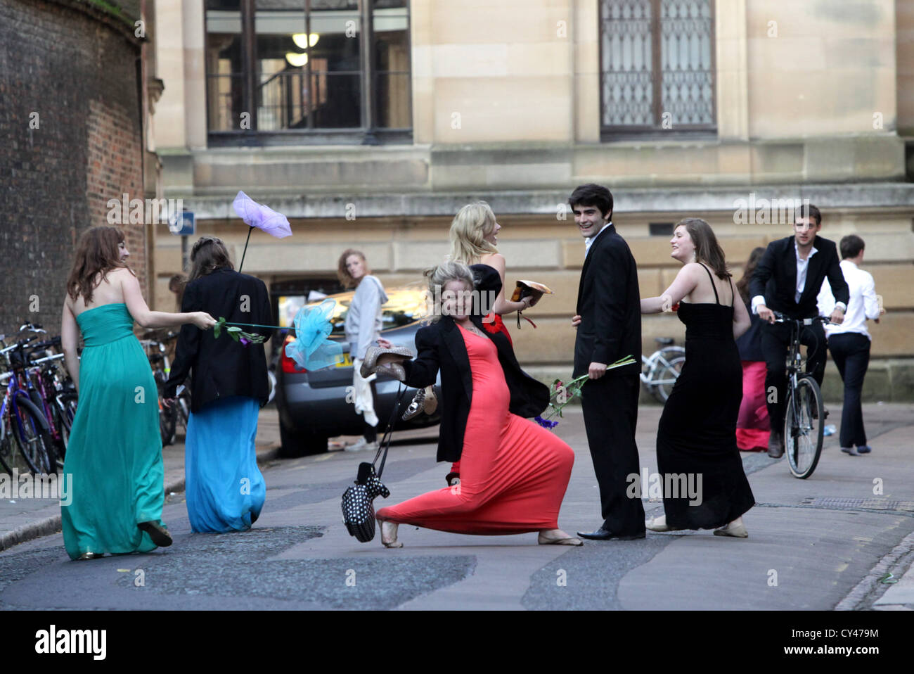 CAMBRIDGE UNIVERSITY STUDENTS AFTER THE TRINITY MAY BALL Stock Photo ...