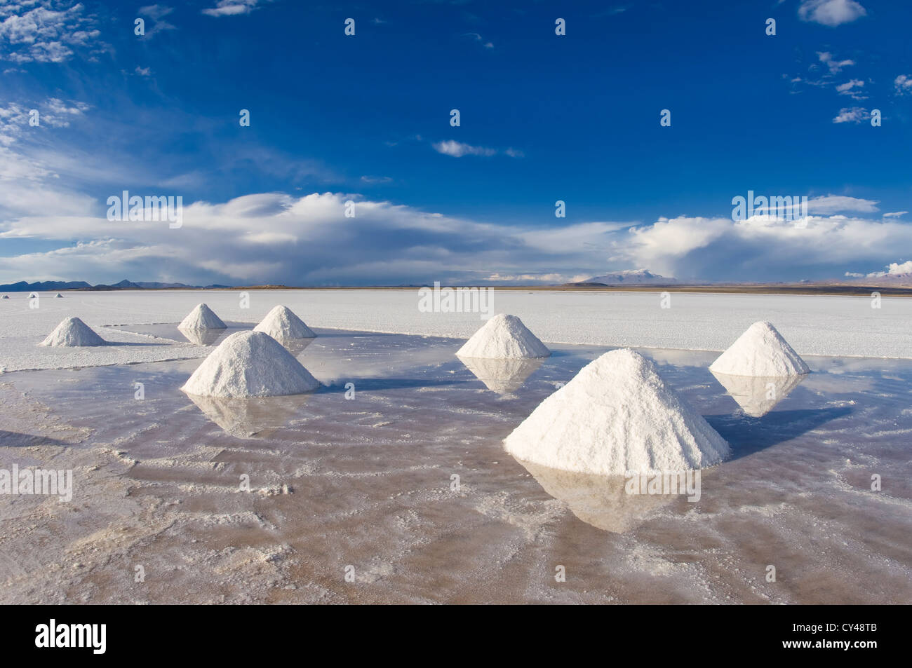 Salt cones, Salar de Uyuni, Potosi, Bolivia Stock Photo - Alamy