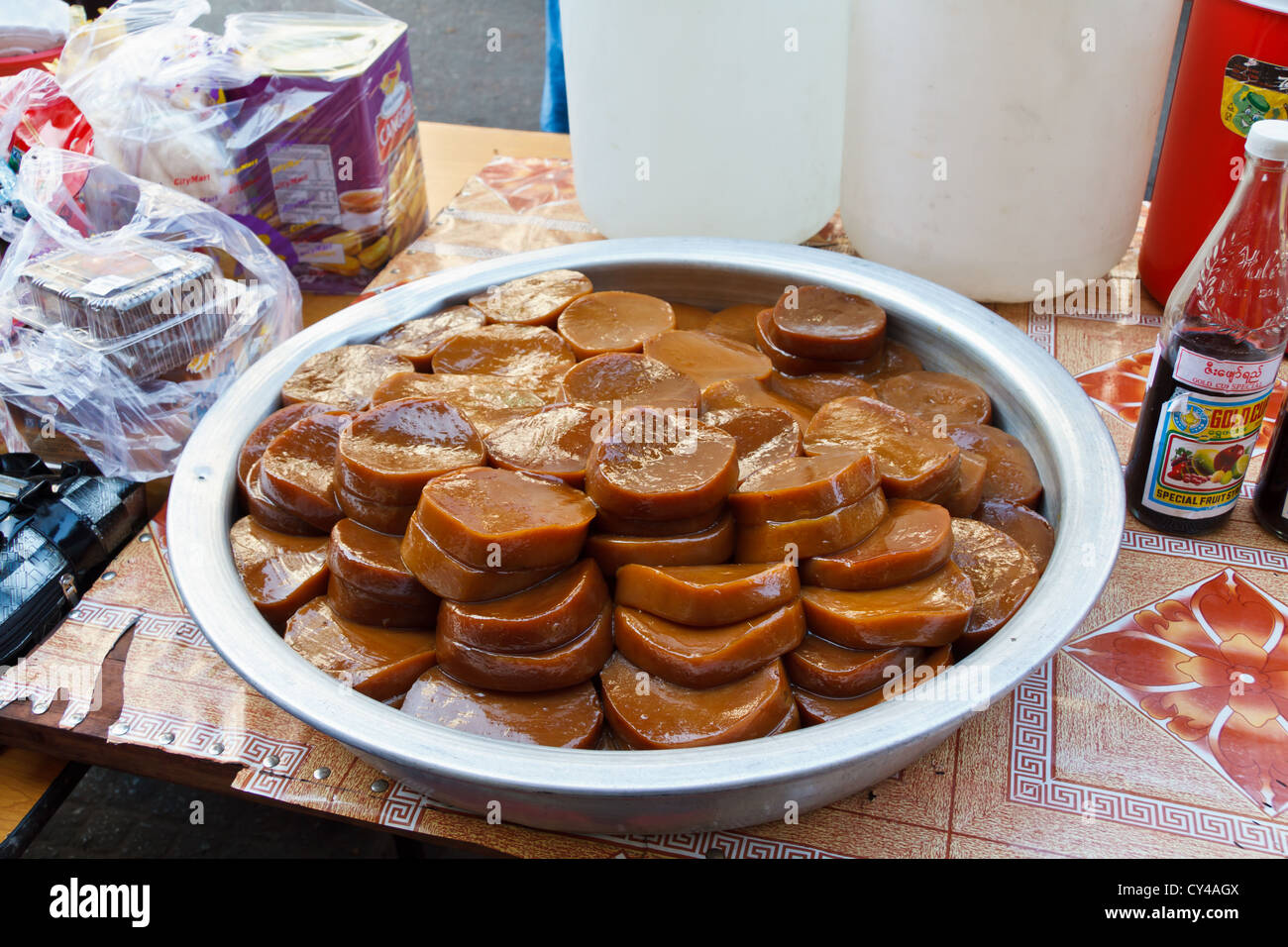 Street food snacks in yangon hi-res stock photography and images - Alamy