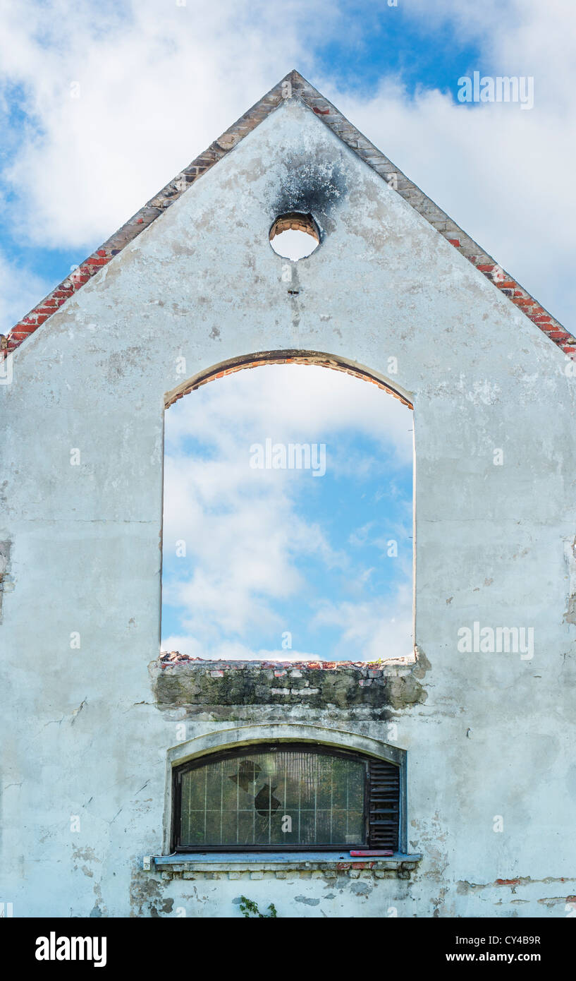 Facade of a farmhouse destroyed by fire Stock Photo - Alamy