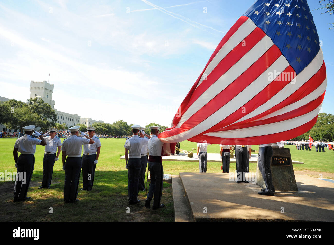 Lowering flag hi-res stock photography and images - Alamy
