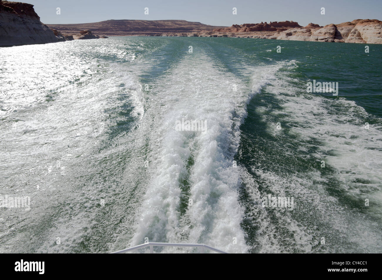High speed boat wake Stock Photo - Alamy