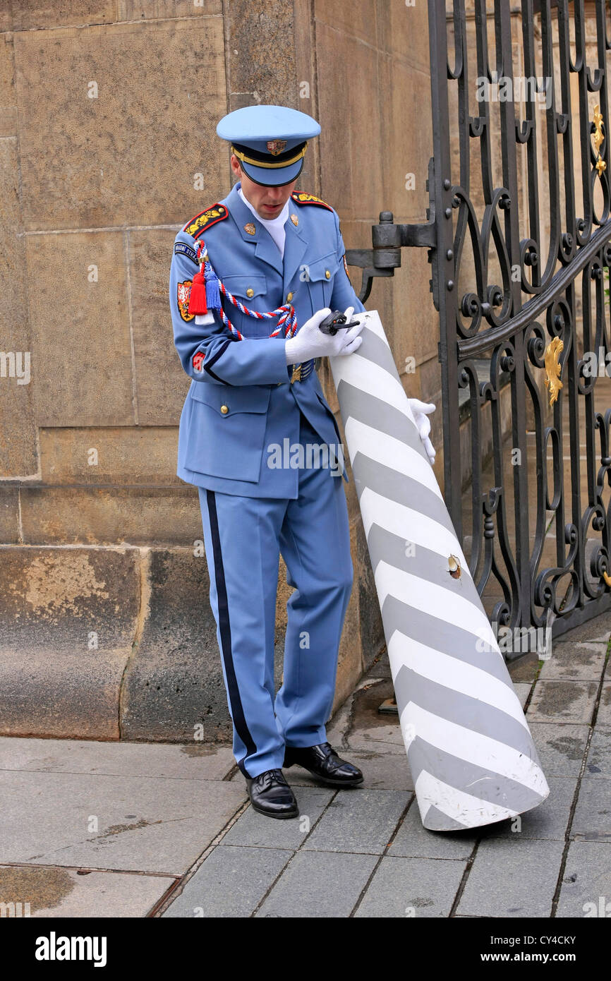 An Officer of the Czech Royal Guard outside the Castle in Prague Stock ...