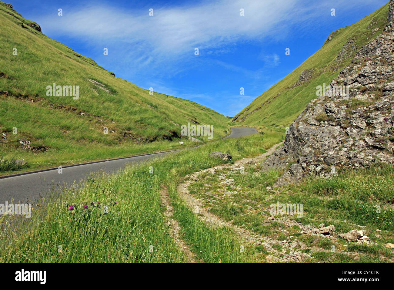 Winnats pass on the A6187 Castleton Derbyshire England Stock Photo - Alamy