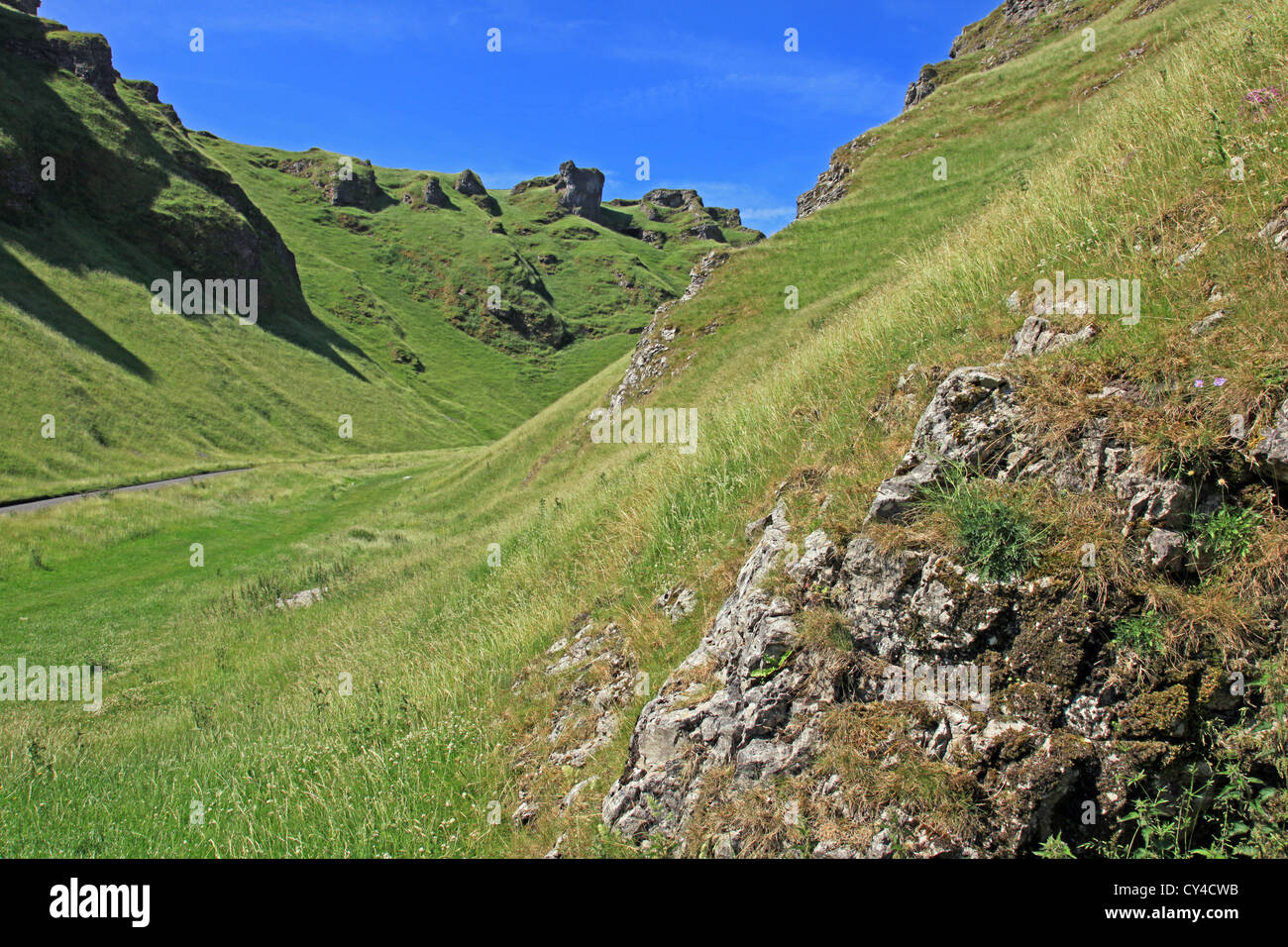Winnats pass on the A6187 Castleton Derbyshire England Stock Photo - Alamy