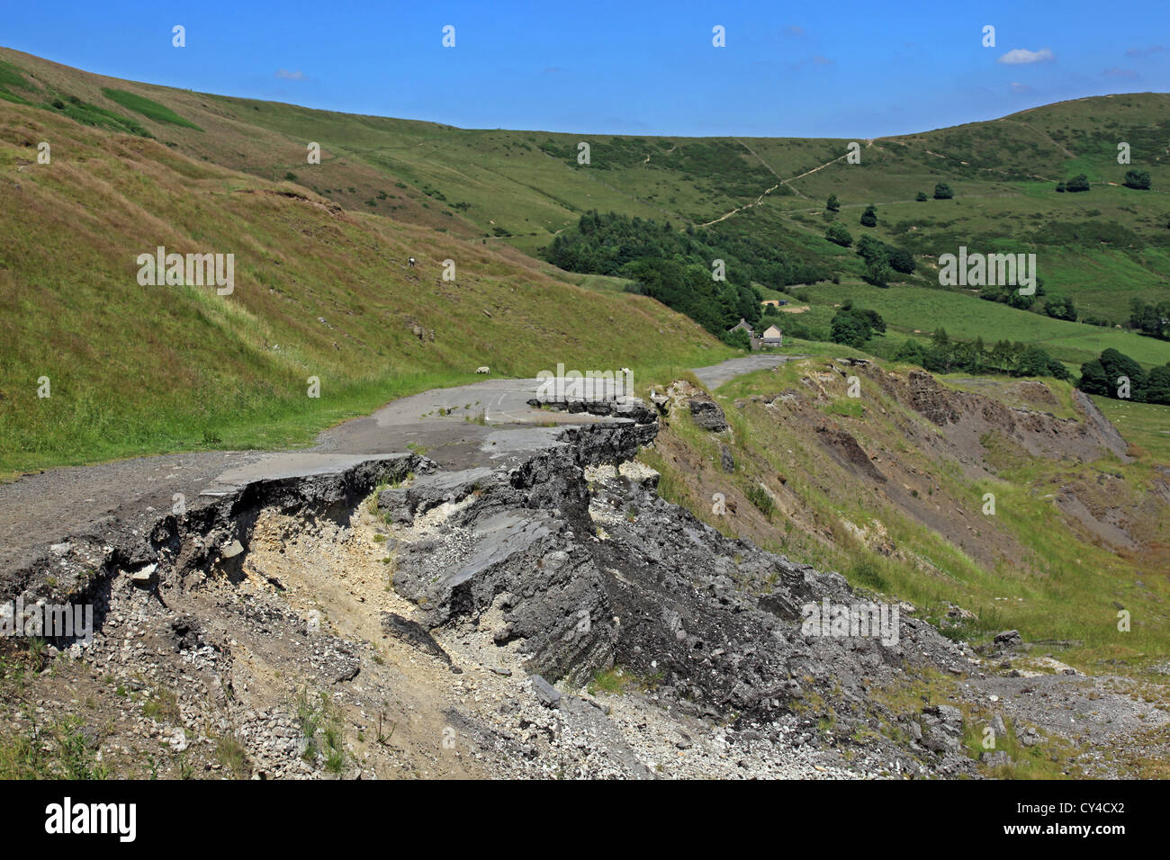 Road subsidence hi-res stock photography and images - Alamy
