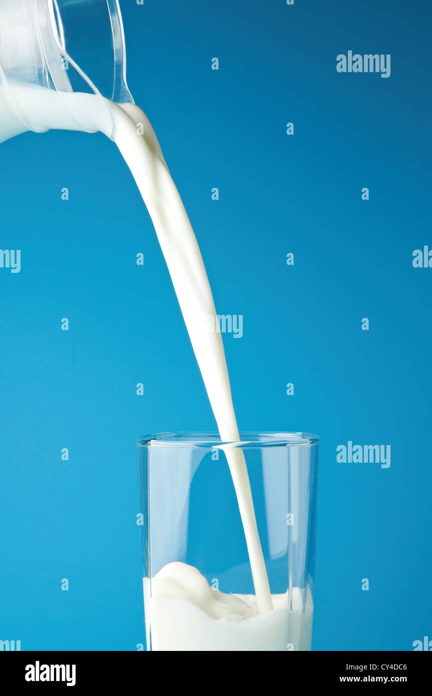 Milk pouring motion hi-res stock photography and images - Alamy