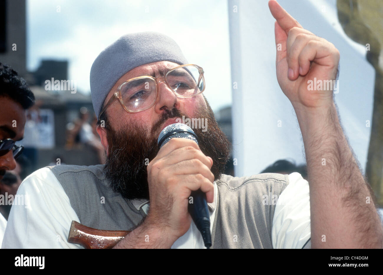 Sheikh Omar Bakri Muhammad (aka Tottenham Ayatollah) of 'Al-Muhajiroun ...