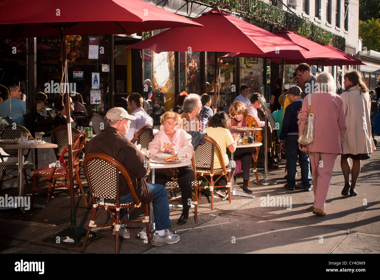 Italian restaurant storefront hi-res stock photography and images - Alamy