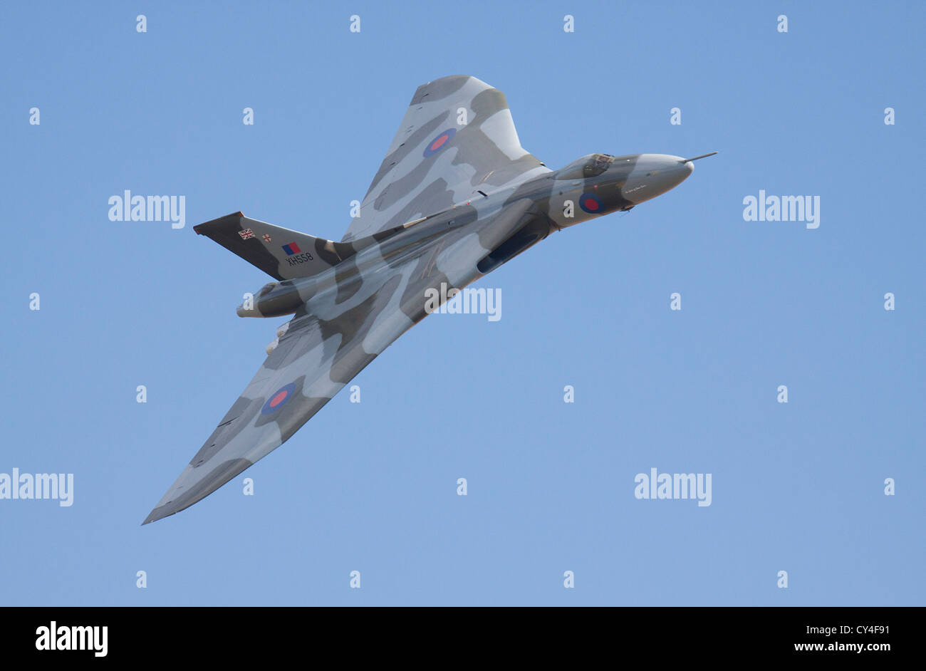 Avro Vulcan XH558 powered by four Rolls-Royce Olympus Engines in flight ...
