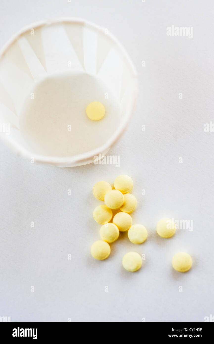 Low dose aspirin hi-res stock photography and images - Alamy