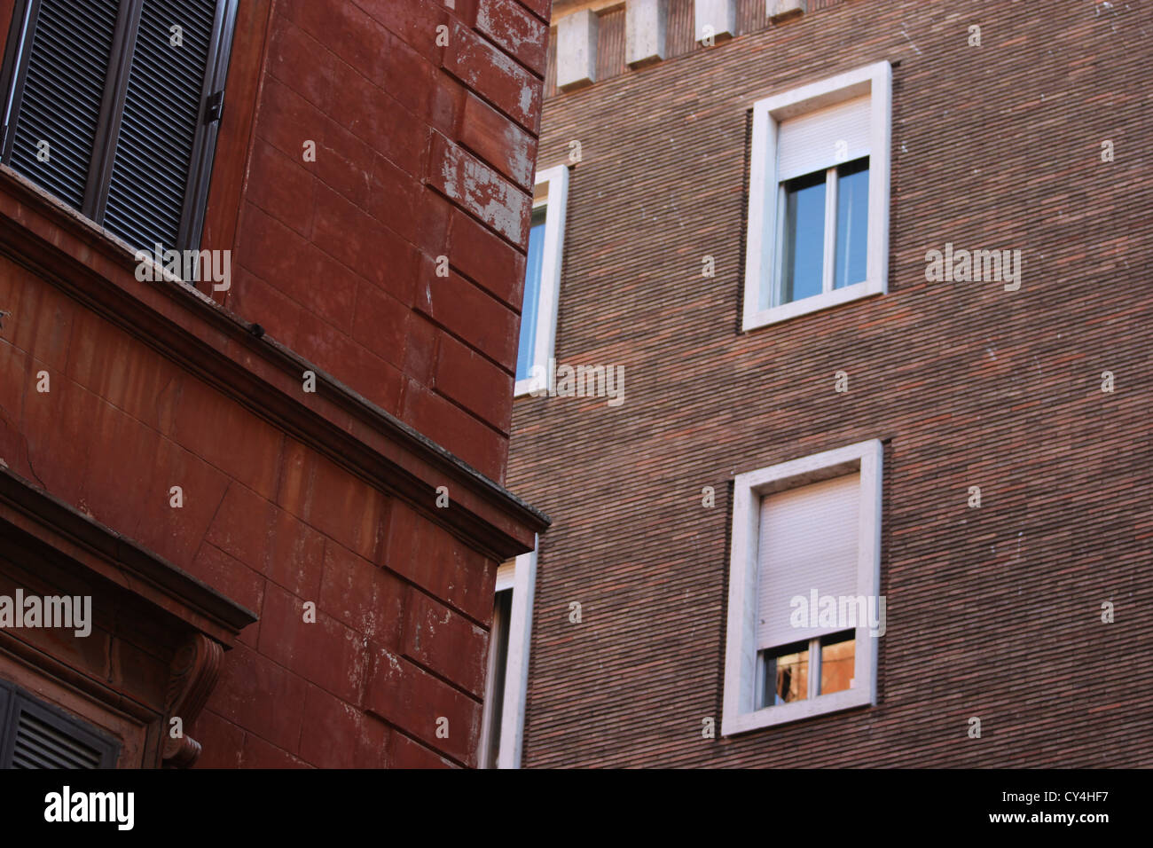beautiful buildings in Italy's capital Rome, Roma, Rome, windows ...
