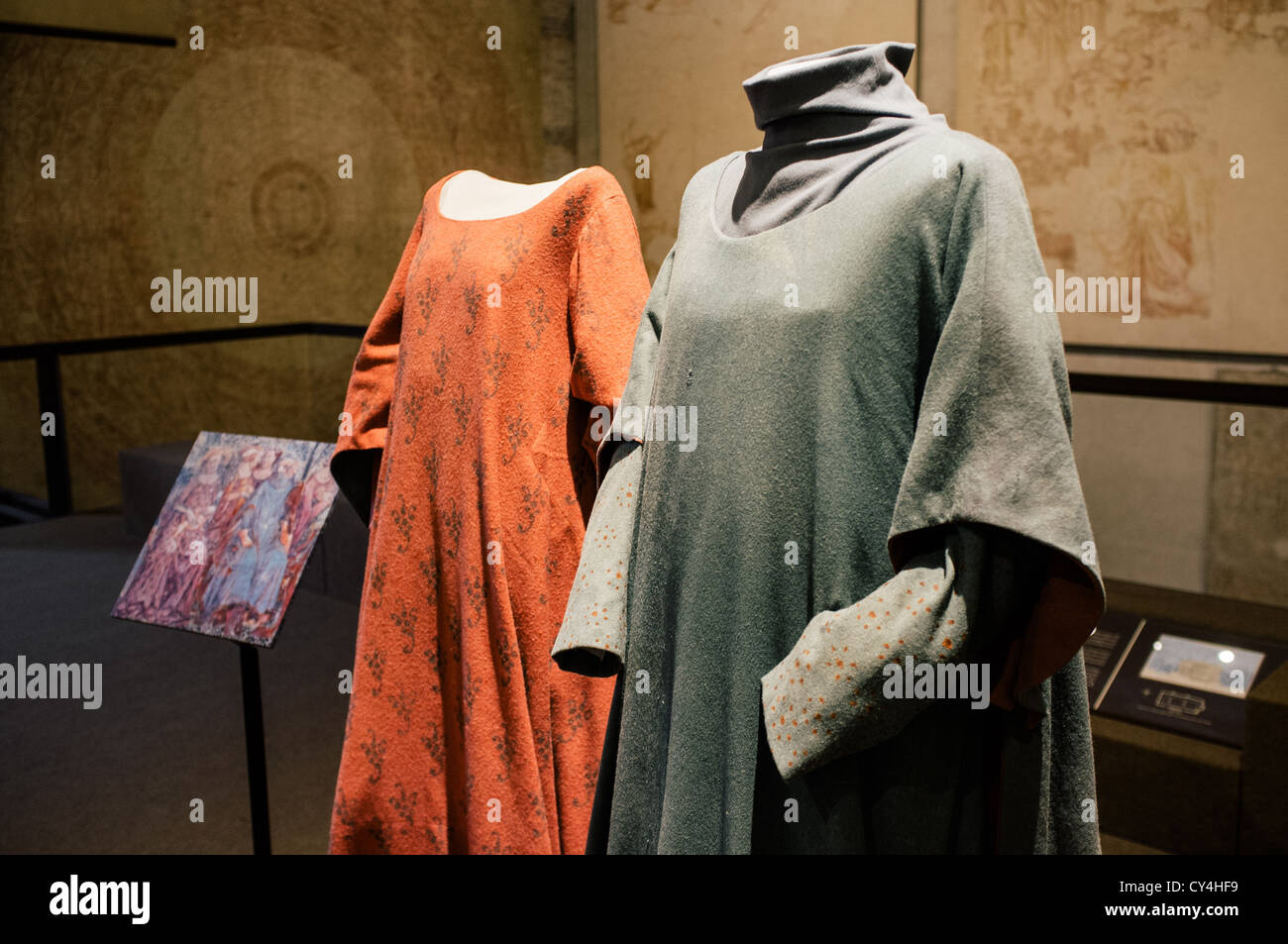 Medieval museum clothing hi-res stock photography and images - Alamy