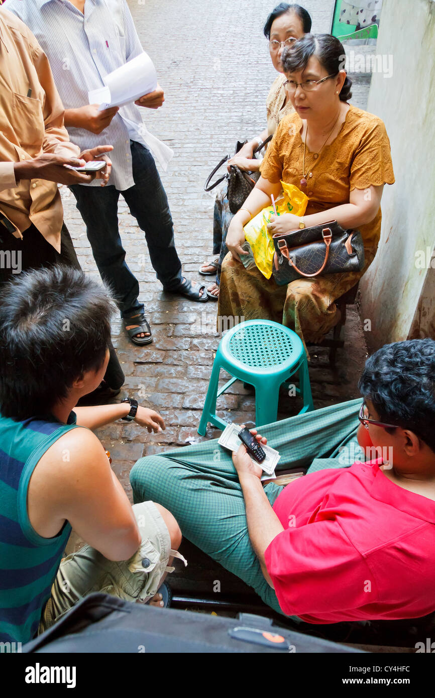 Daily life in myanmar hi-res stock photography and images - Alamy