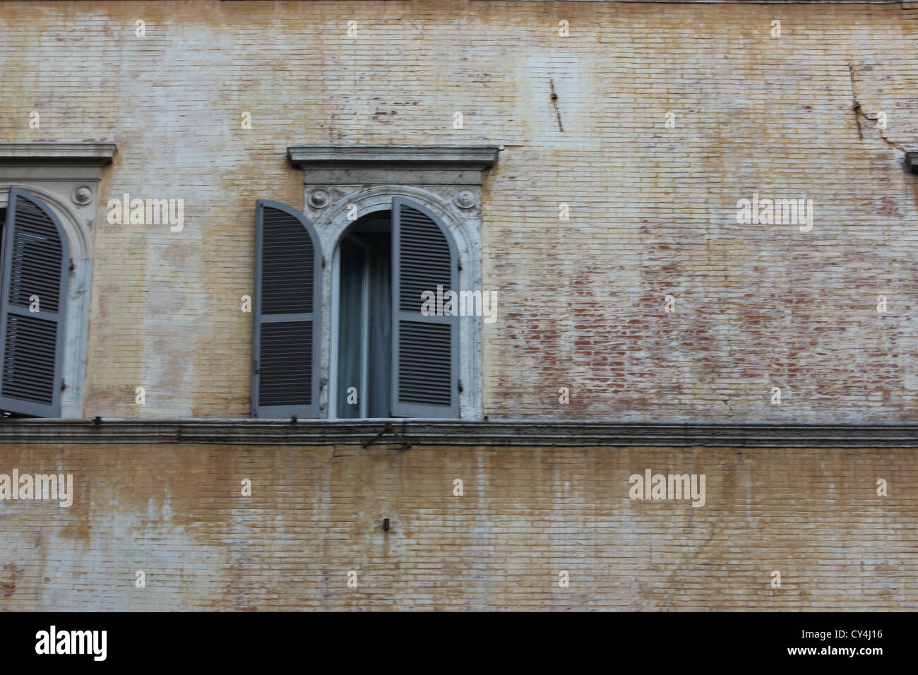 Historical windows hi-res stock photography and images - Alamy