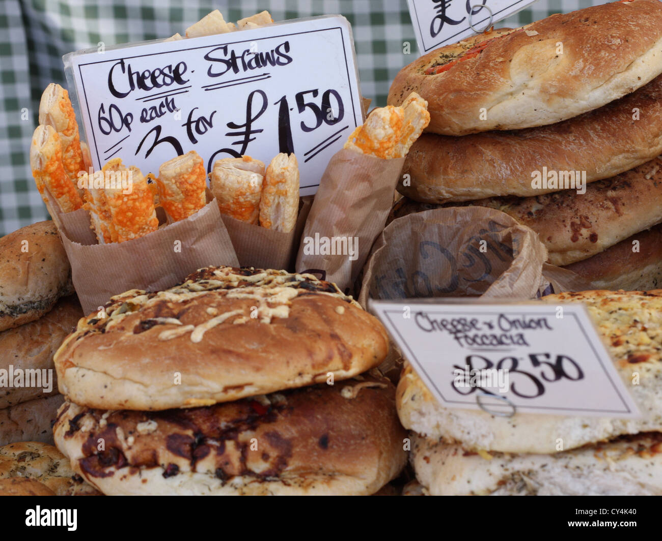 Market stall bread hi-res stock photography and images - Alamy