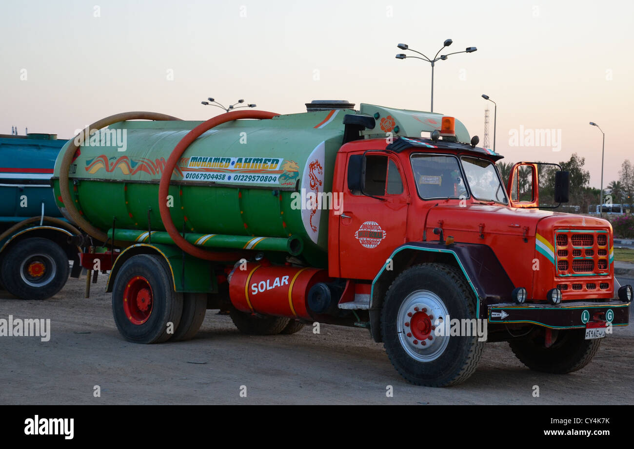 motor lorry truck Vacuum Stock Photo - Alamy