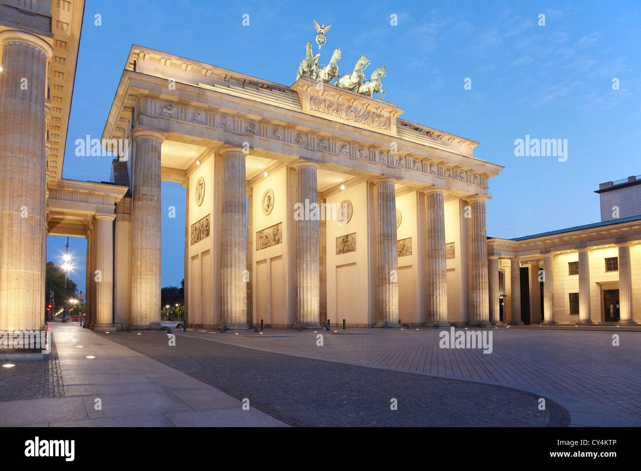 Brandenburger gate hi-res stock photography and images - Alamy