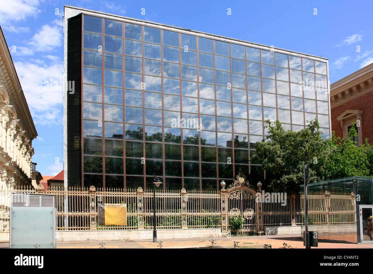 Budapest skyline office hi-res stock photography and images - Alamy