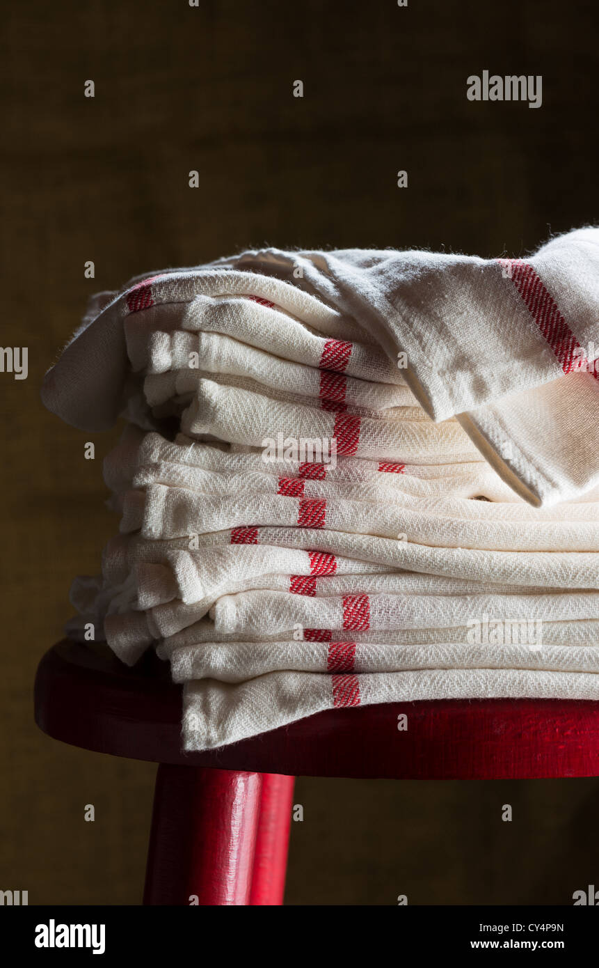 Kitchen towels hi-res stock photography and images - Alamy