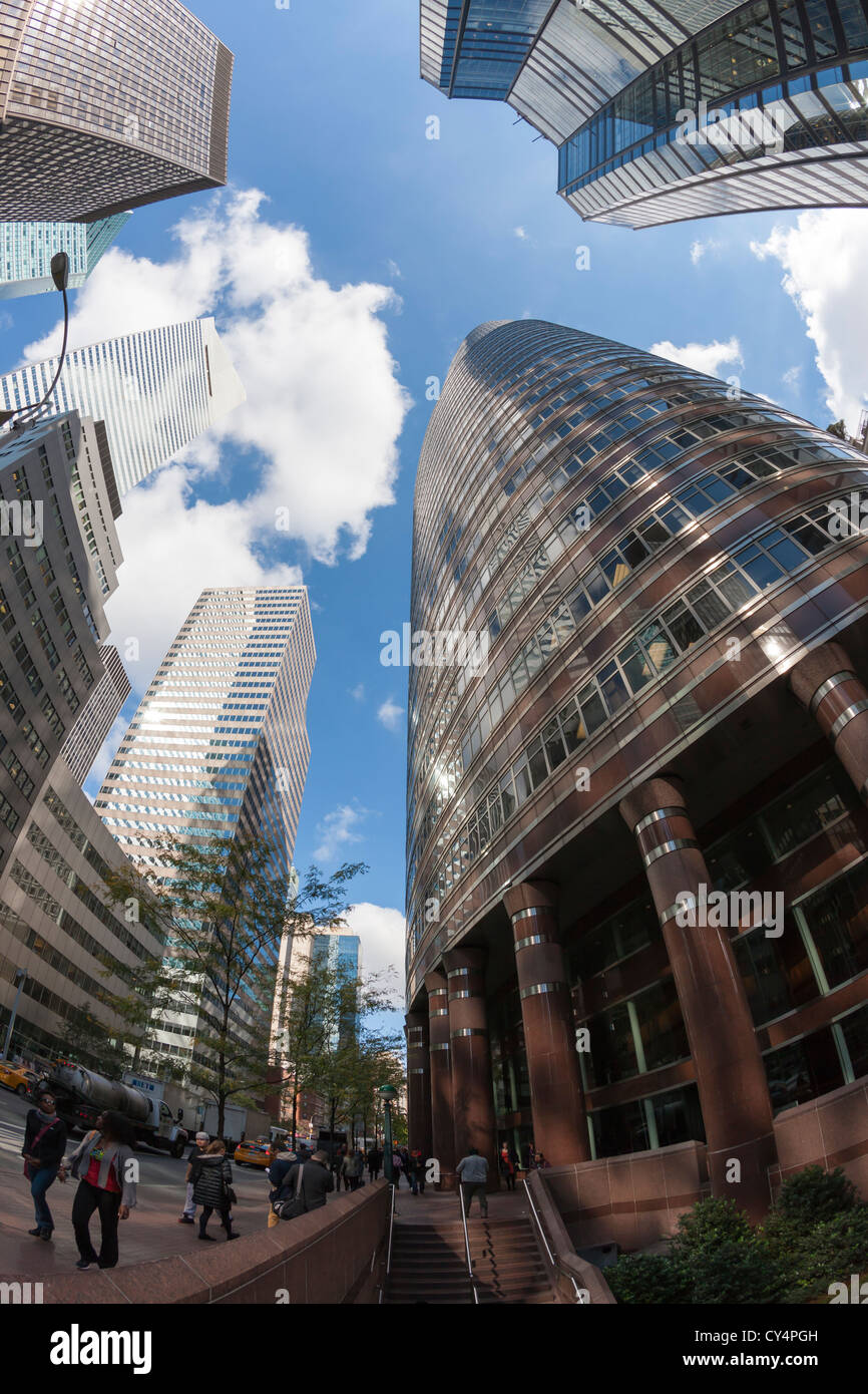 The sky and skyscrapers, including the Lipstick Building and Citigroup ...