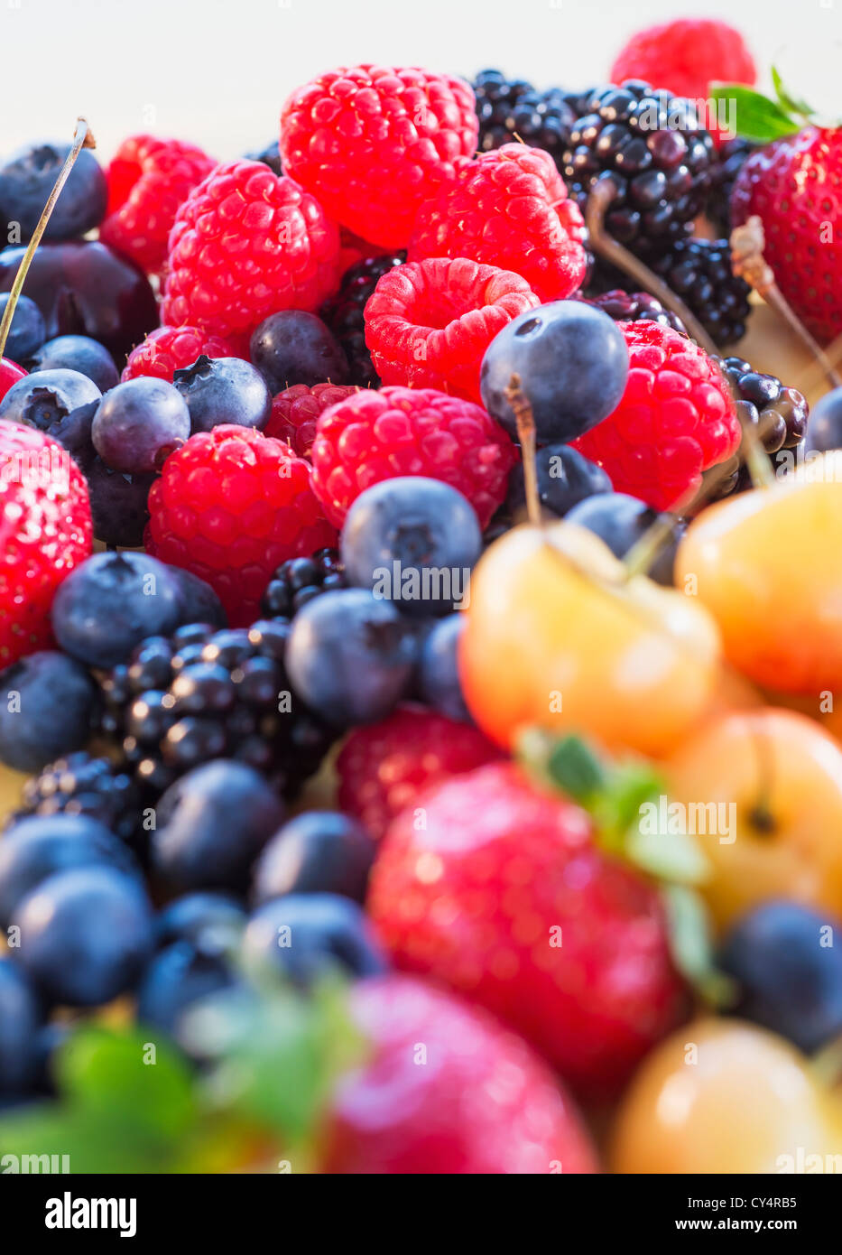 Heap of fresh fruits Stock Photo - Alamy