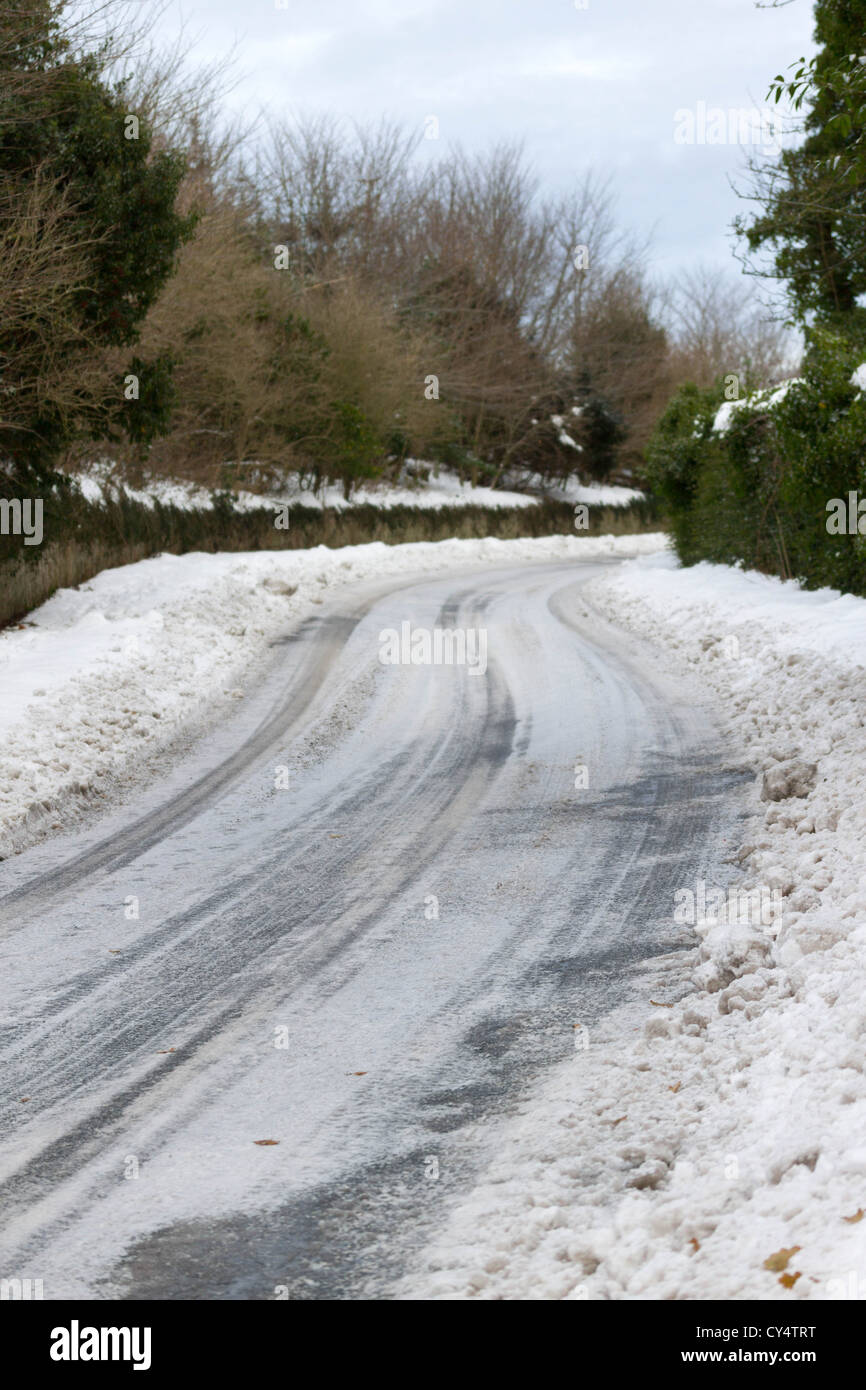 Gritted road hi-res stock photography and images - Alamy