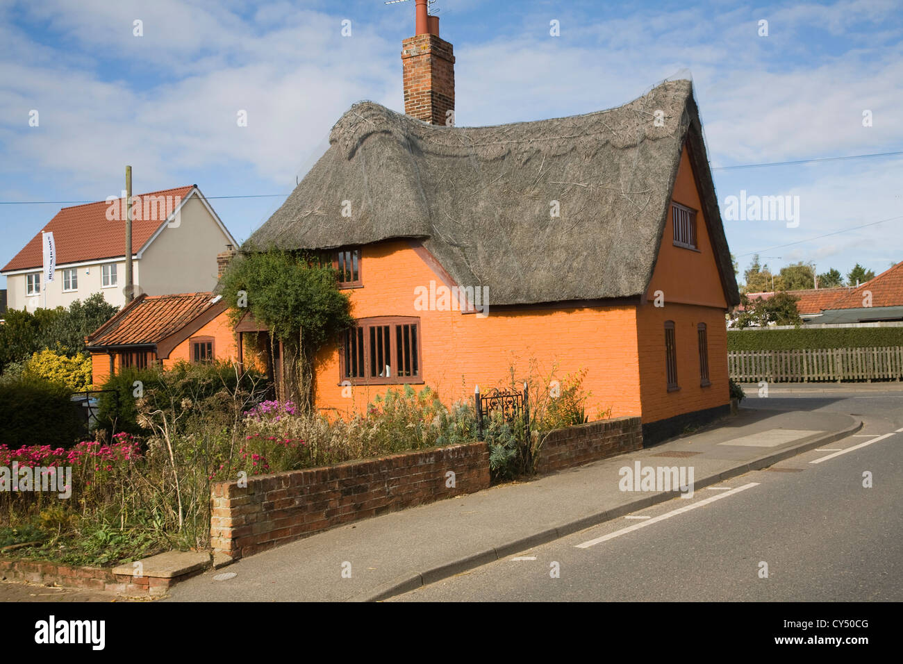 Historic thatched cottage hi-res stock photography and images - Alamy