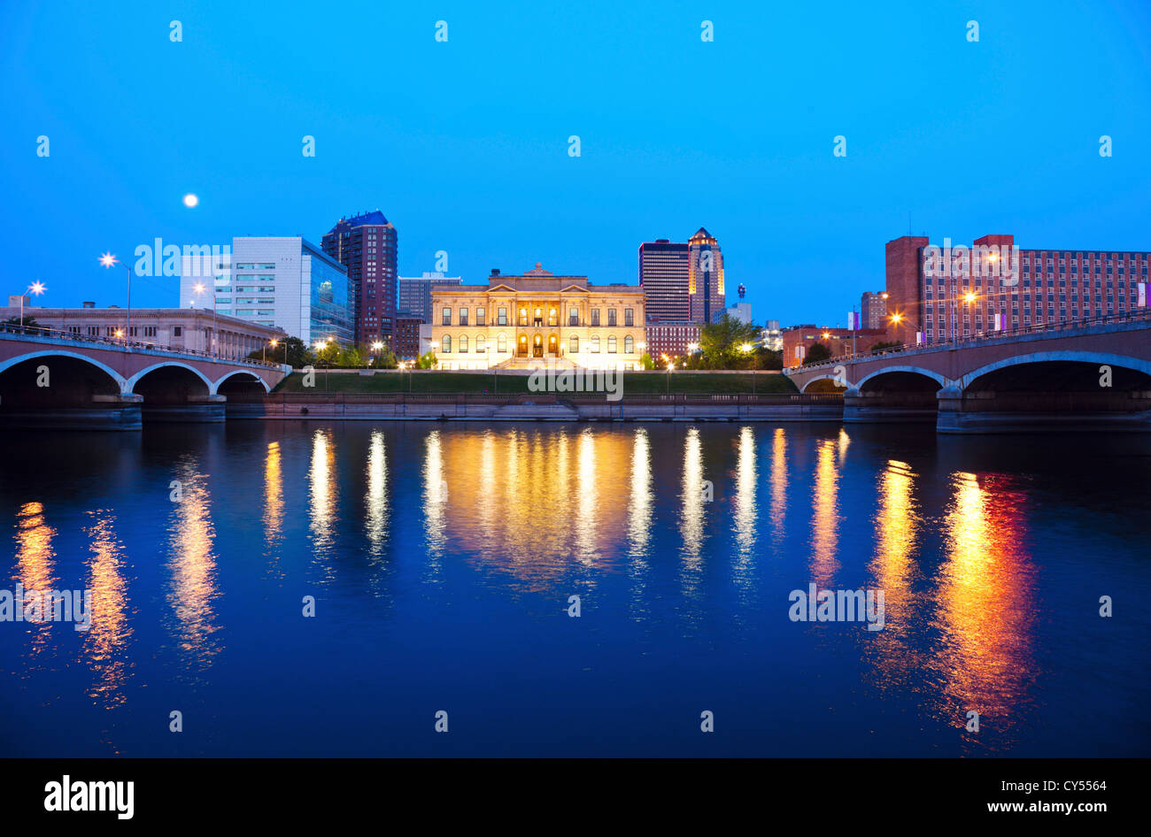 Des moines river bridge hi-res stock photography and images - Alamy
