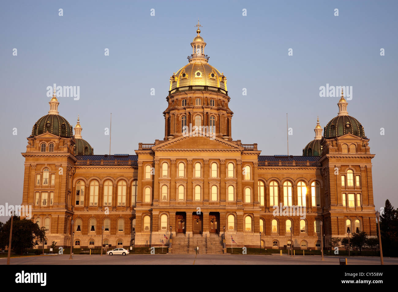 Exterior iowa state capitol hi-res stock photography and images - Alamy