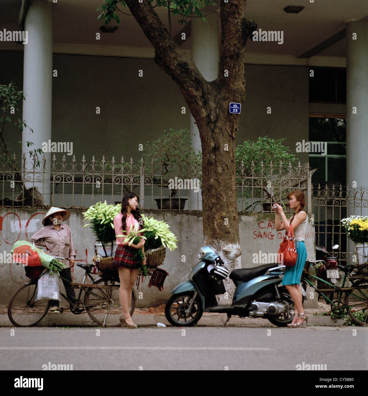 Life in the streets of Old Hanoi in Vietnam in Far East Southeast Asia ...