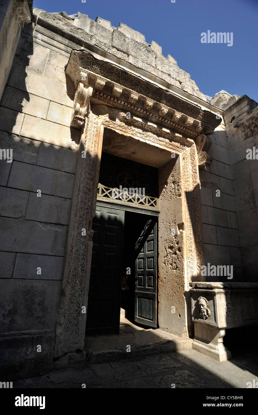 Roman temple of jupiter hi-res stock photography and images - Alamy