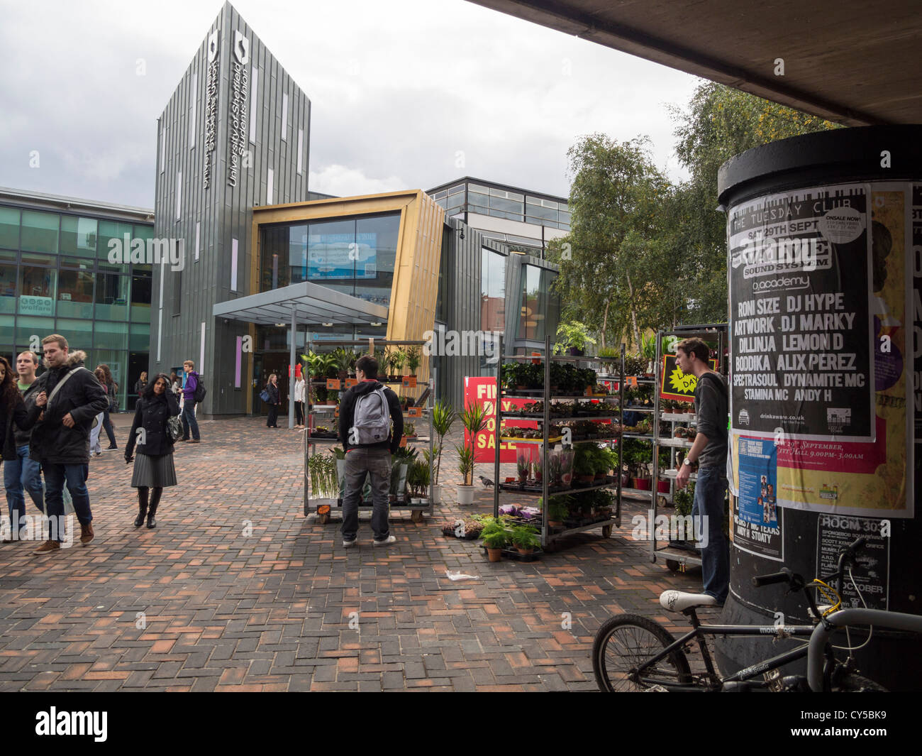 Students union building university sheffield hi-res stock photography ...