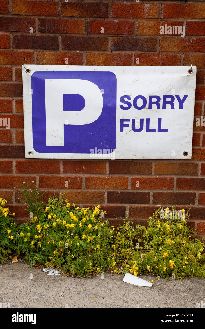Car park full sign hi-res stock photography and images - Alamy