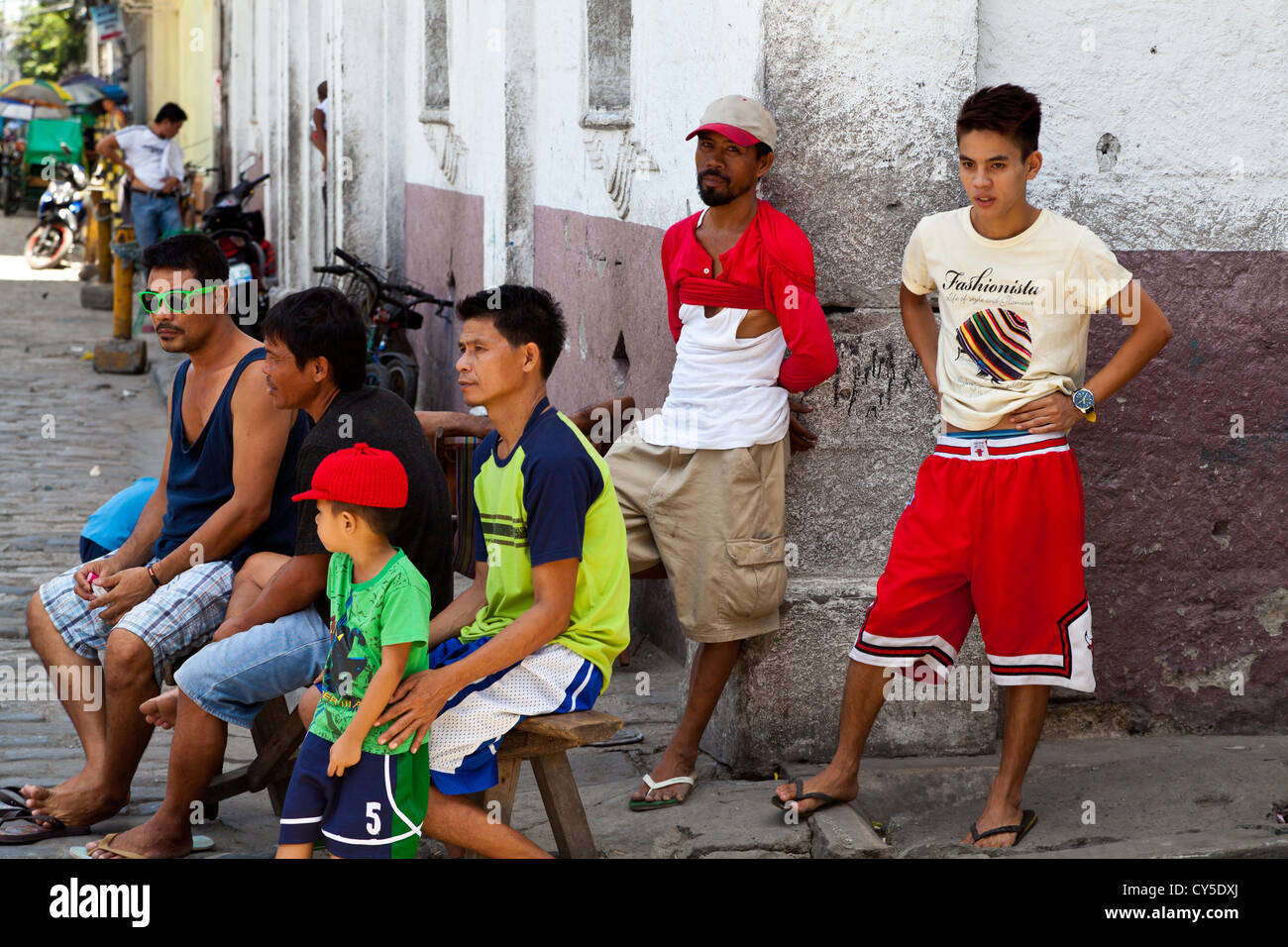 Manila street people hi-res stock photography and images - Alamy