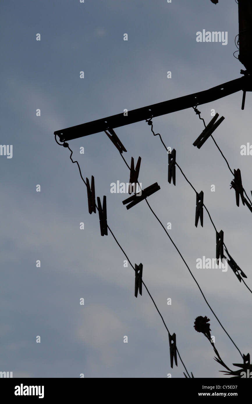 House silhouette washing line hi-res stock photography and images - Alamy