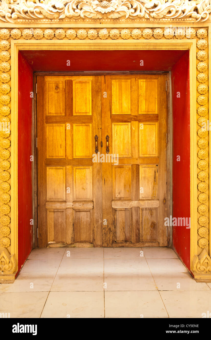 frame color gold door Stock Photo - Alamy