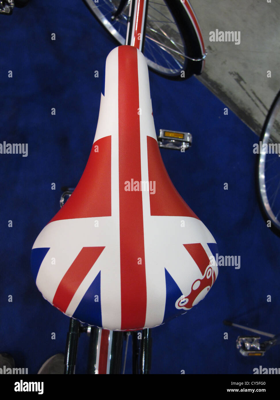 bike with union jack flag banner design Stock Photo - Alamy