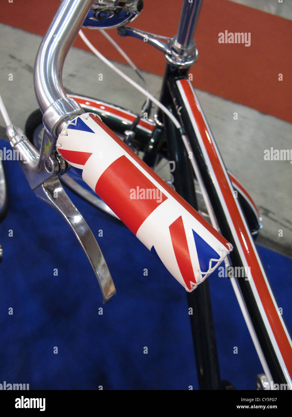bike with union jack flag banner design Stock Photo - Alamy