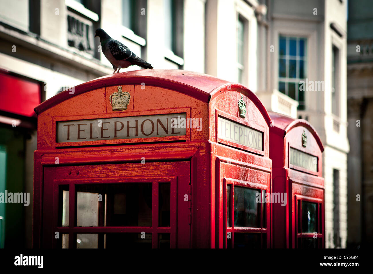 Two traditional london telephone hi-res stock photography and images ...