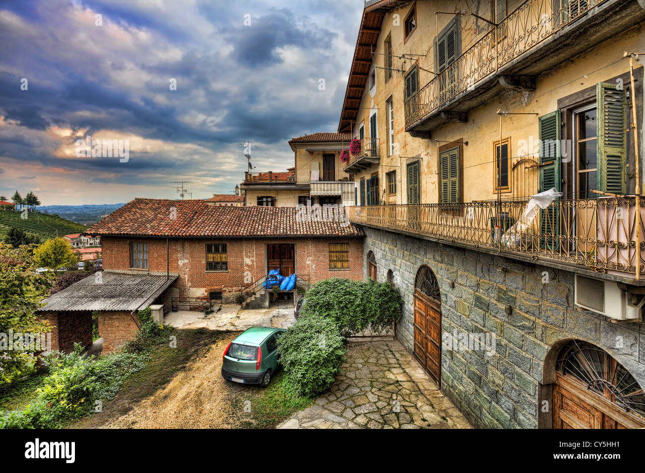 Rustic italian house autumn hi-res stock photography and images - Alamy