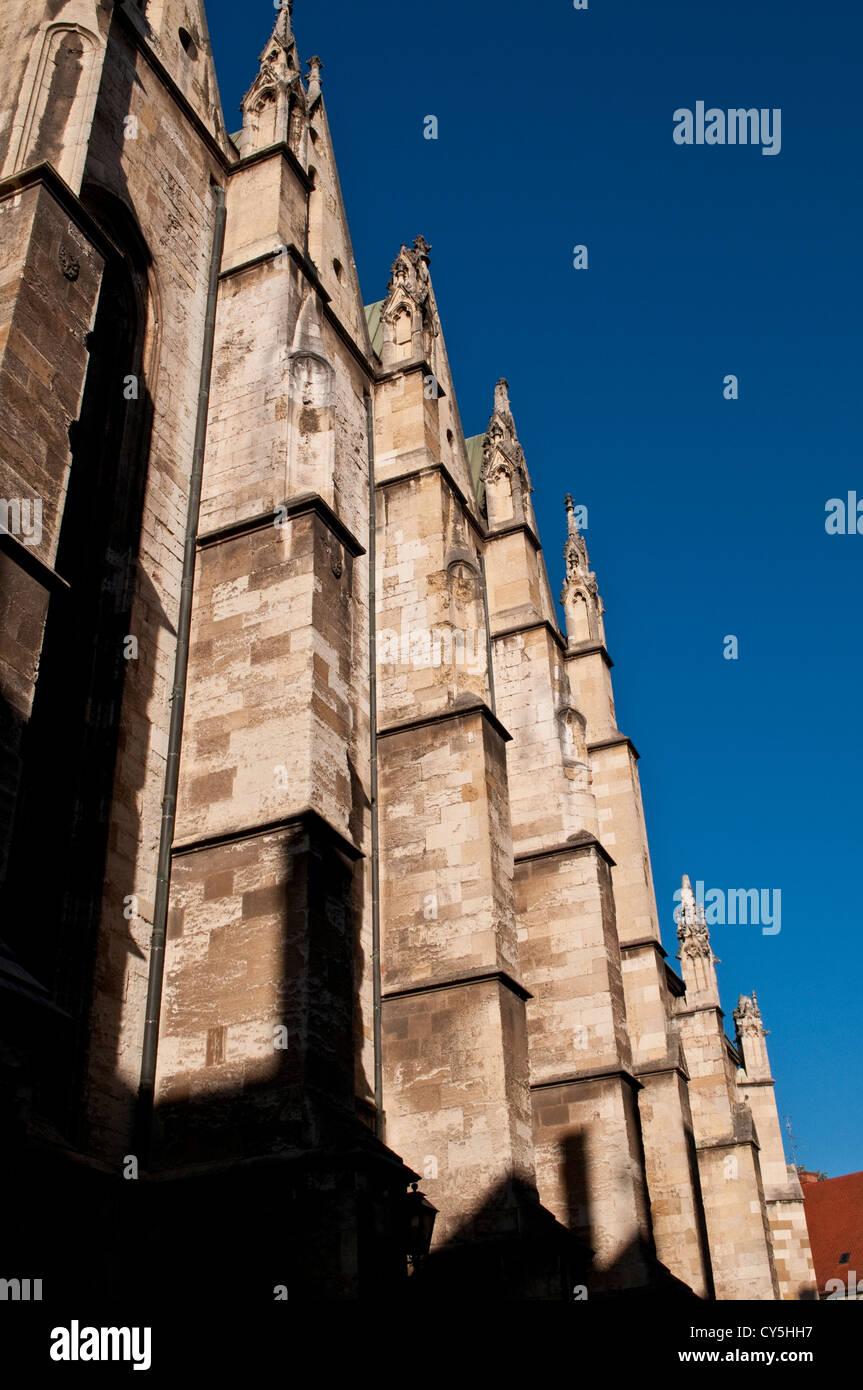 Buttresses hi-res stock photography and images - Alamy