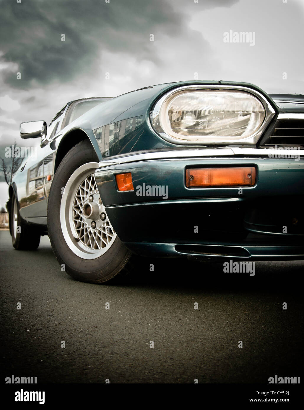 3 4 view hi-res stock photography and images - Alamy