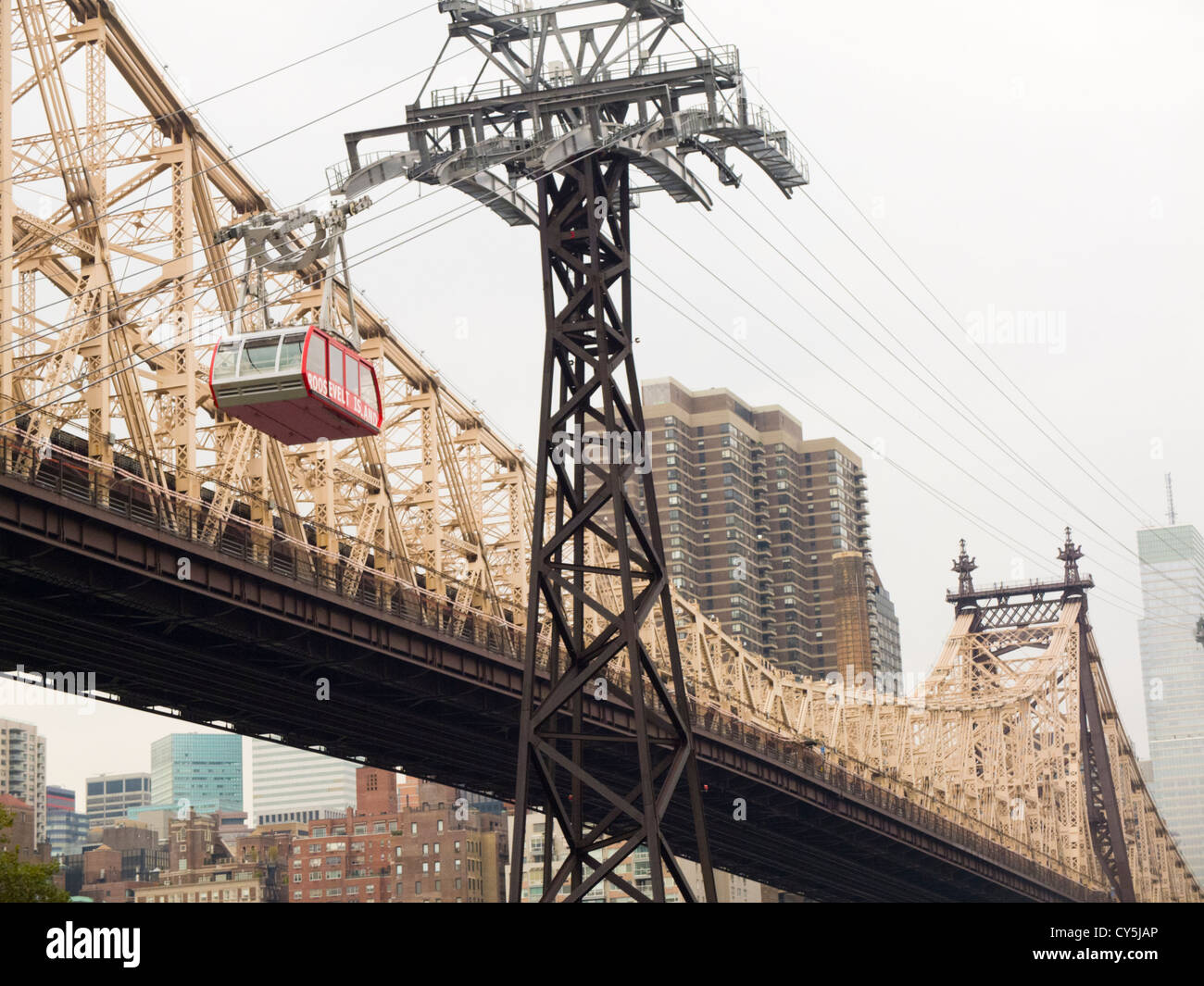 Queensboro bridge looking manhattan hi-res stock photography and images ...