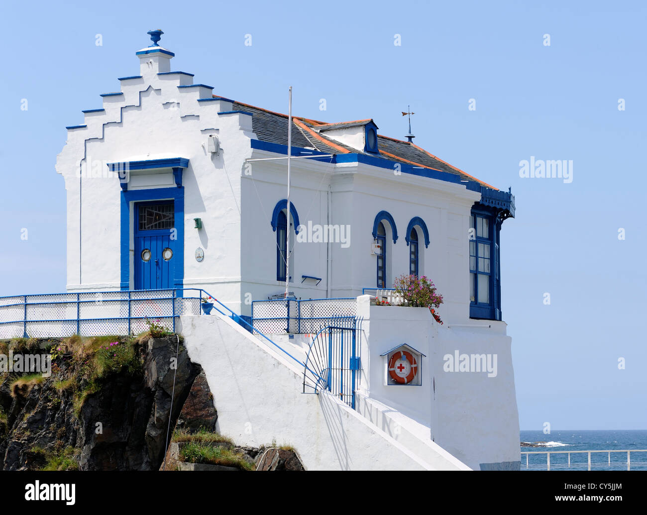 Blue and white building hi-res stock photography and images - Alamy