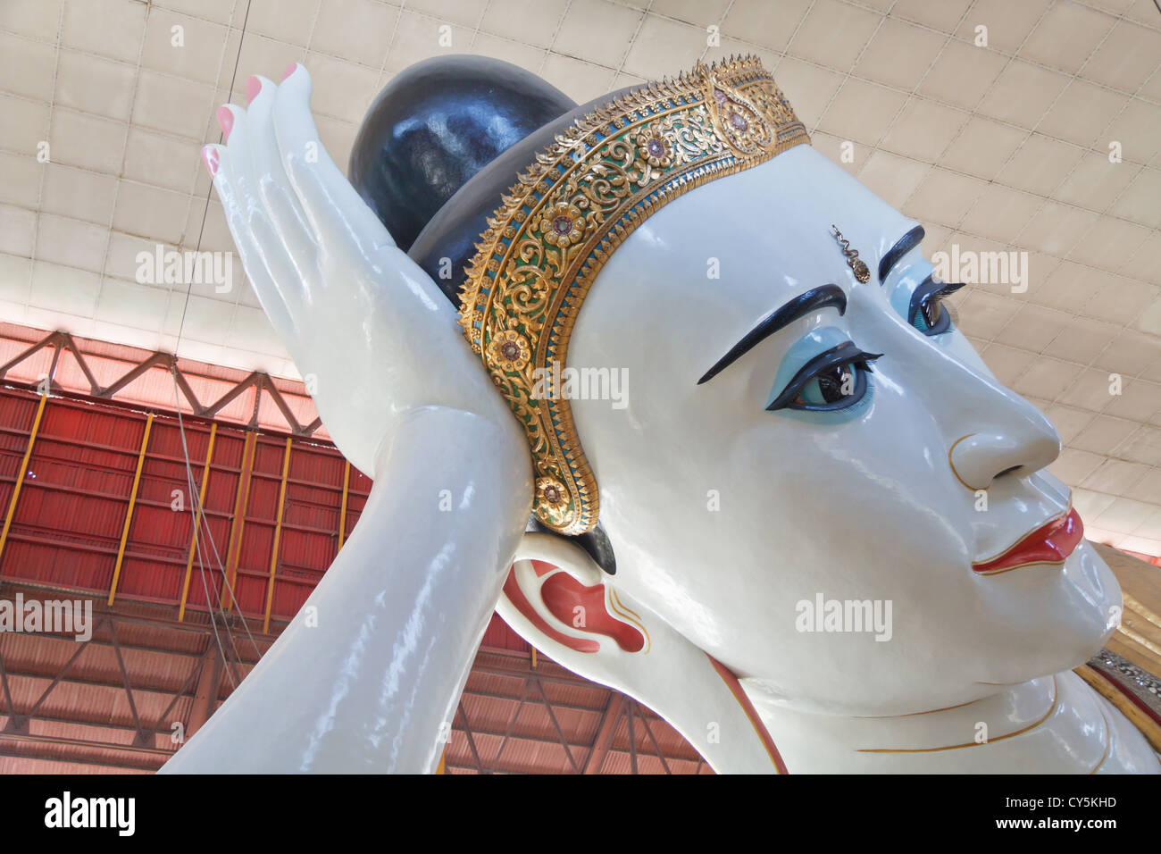 Chauk htat gyi buddha temple hi-res stock photography and images - Alamy