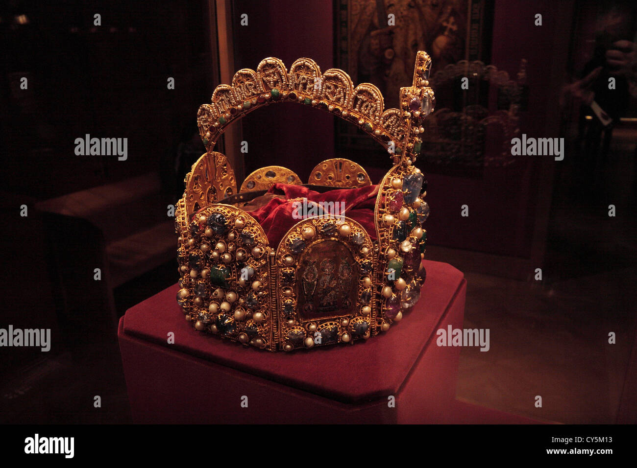 Imperial crown hi-res stock photography and images - Alamy