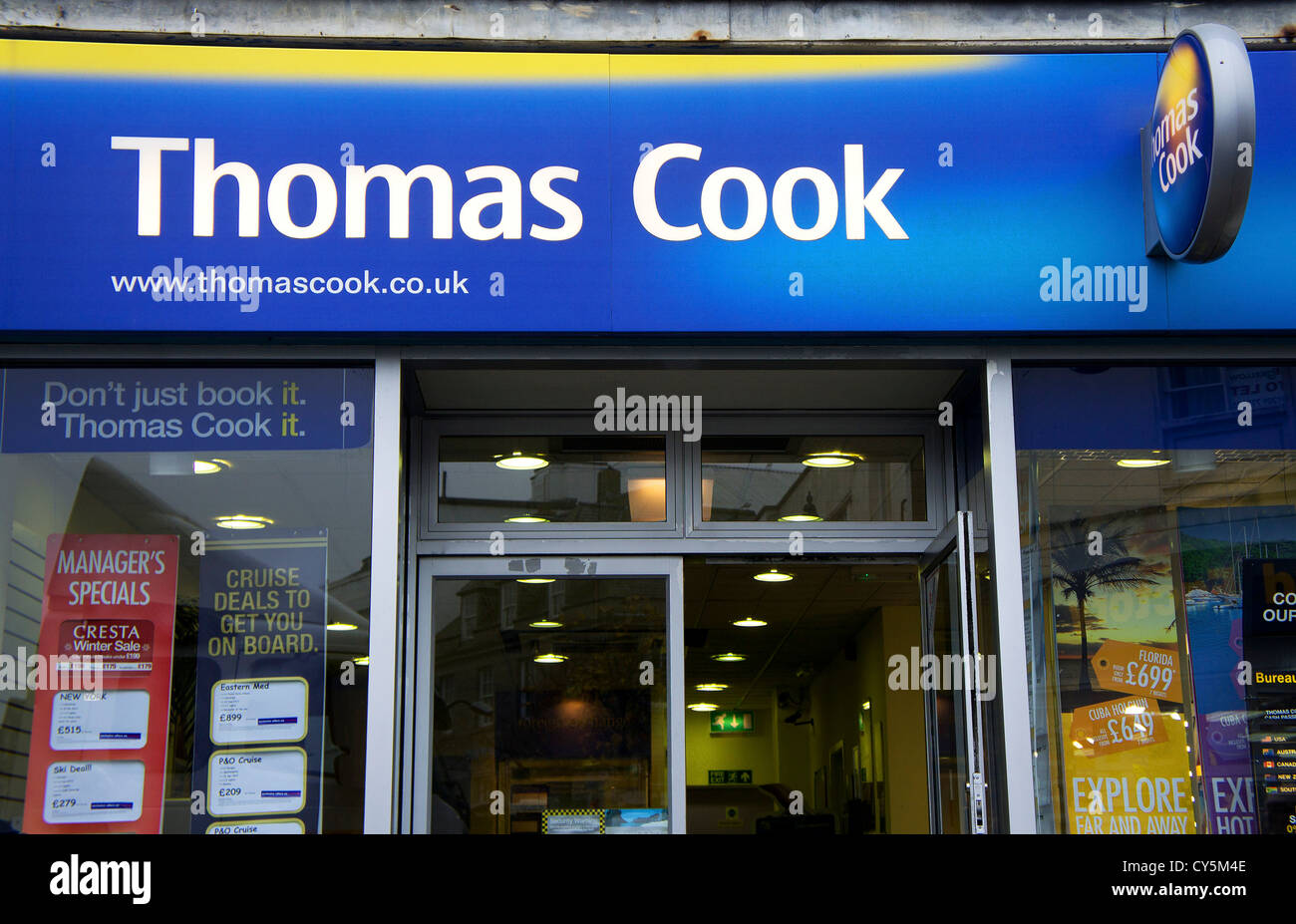 A Thomas Cook travel agency shop in the UK Stock Photo - Alamy